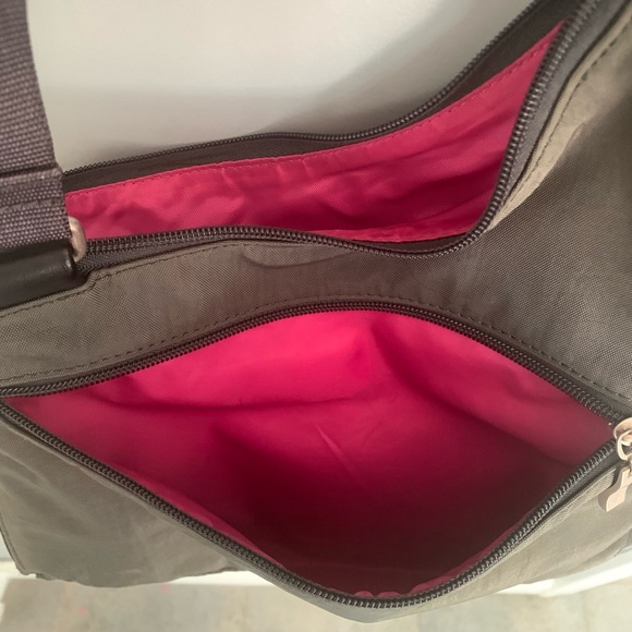 Baggallini | Bags | Vintage Crossbody Baggallini | Poshmark